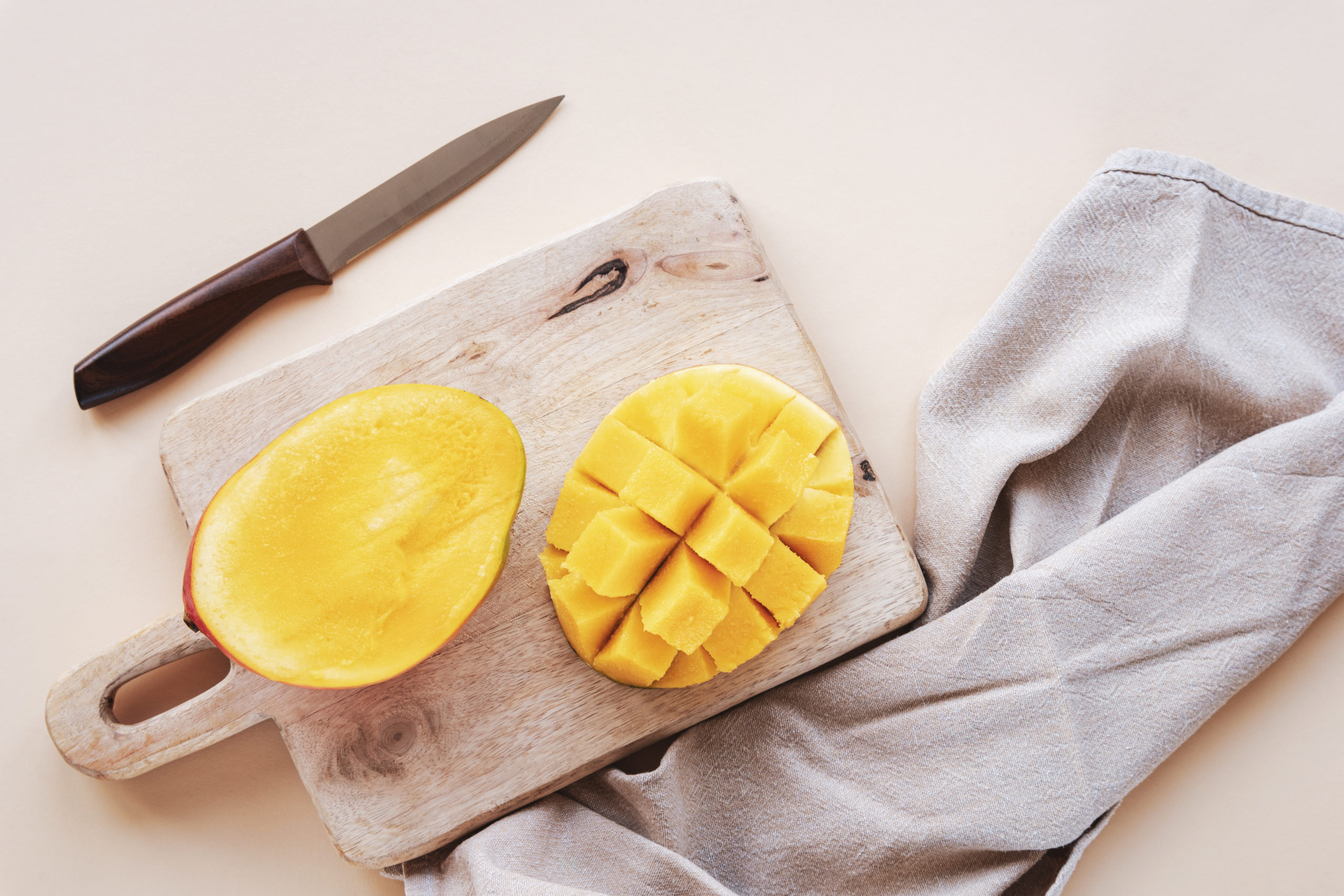 Come si Mangia il Mango? Come si Taglia, si Sbuccia e si Apre