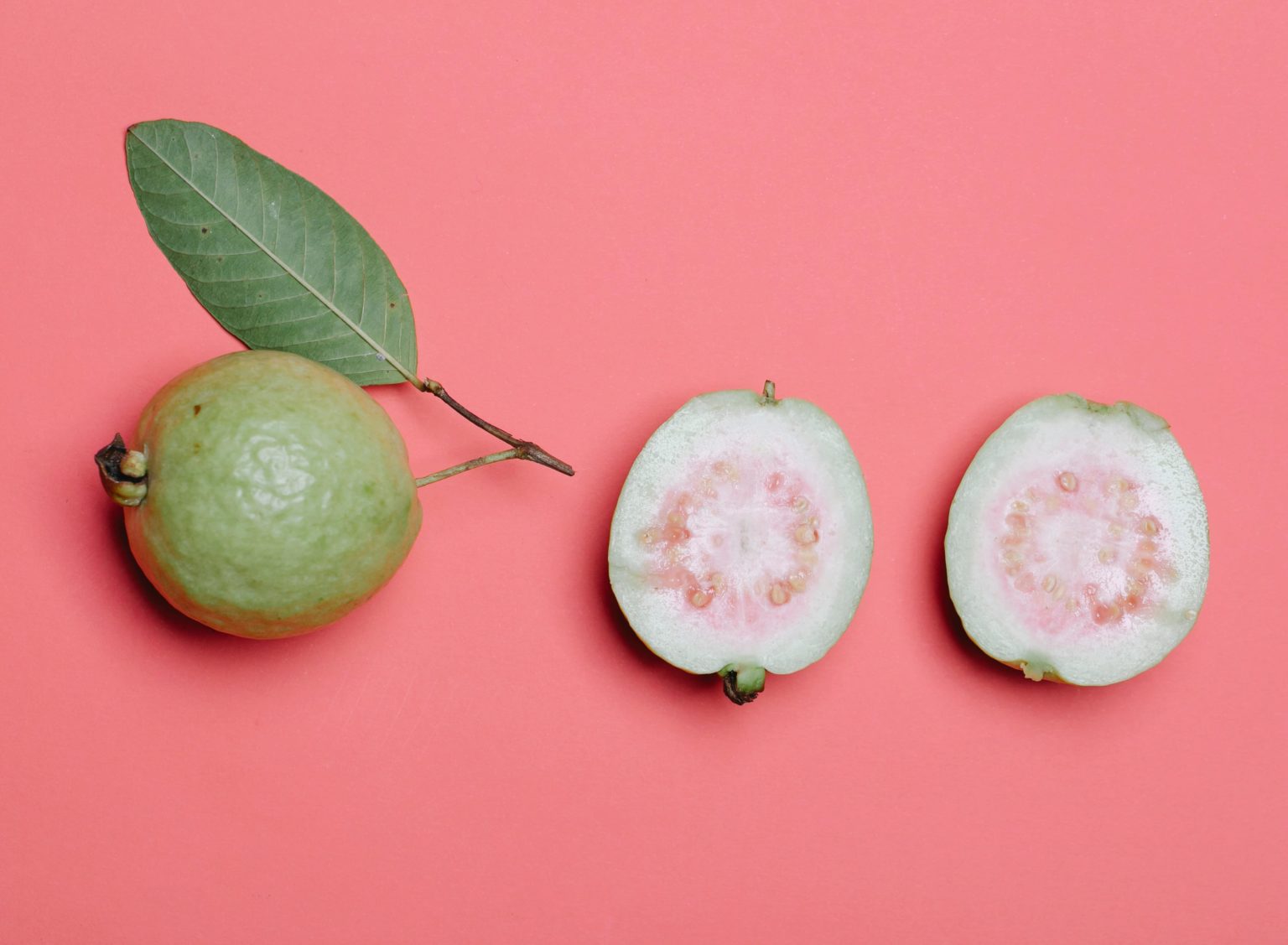 Dove comprare la Guava, il frutto esotico del momento